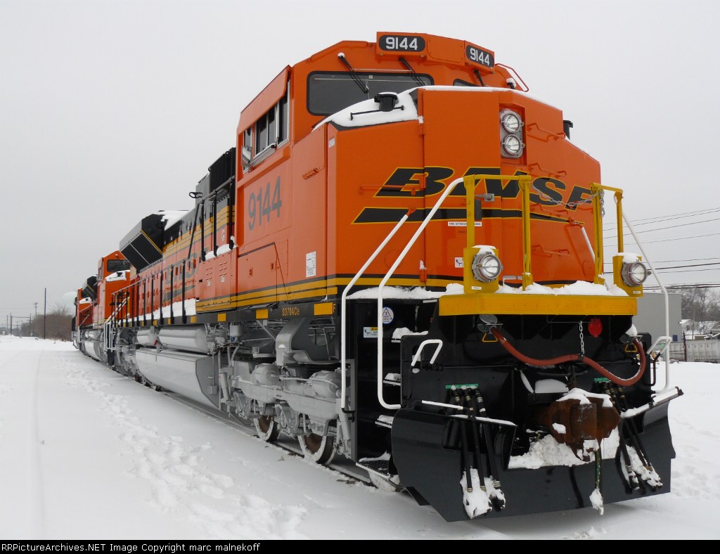 BNSF 9144